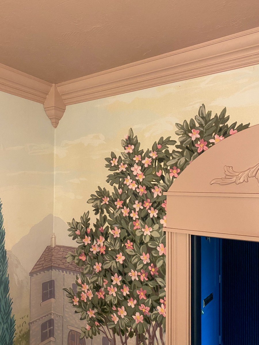 A Guide to Installing Wallpaper: Pre-pasted, Traditional, and Peel ...